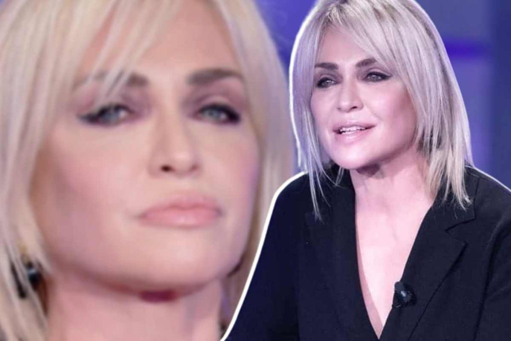 Paola Barale, dopo anni di silenzio spunta una confessione ... Paola Barale, dopo anni di silenzio spunta una confessione ...